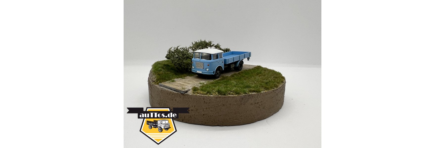 Skoda 706 Pritsche, hellblau - Webshop von auTTos.de - Miniaturmodell